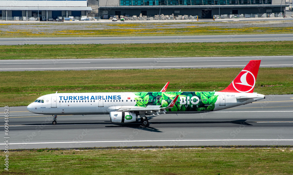 Istanbul, Turkey - June 3, 2023: Turkish Airlines Airbus A321 (TC-JSU ...