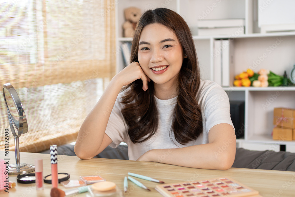 Influential women in the makeup industry are performing live or ...