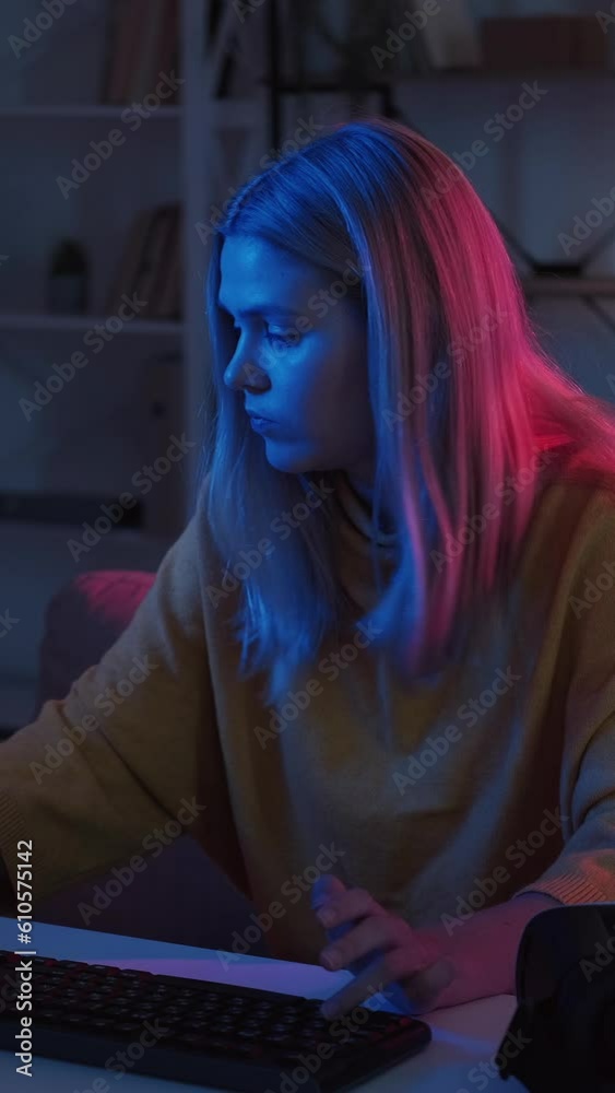 Video „Vertical video. Game tools. Inspired woman. Competition fun ...