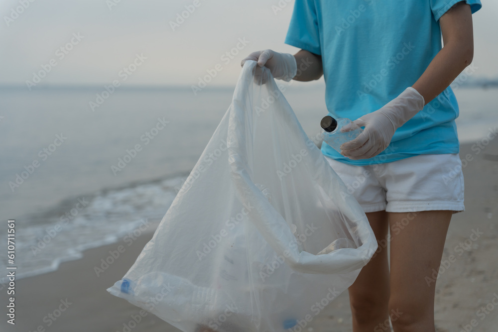 Save ocean. Volunteer pick up trash garbage at the beach and plastic ...