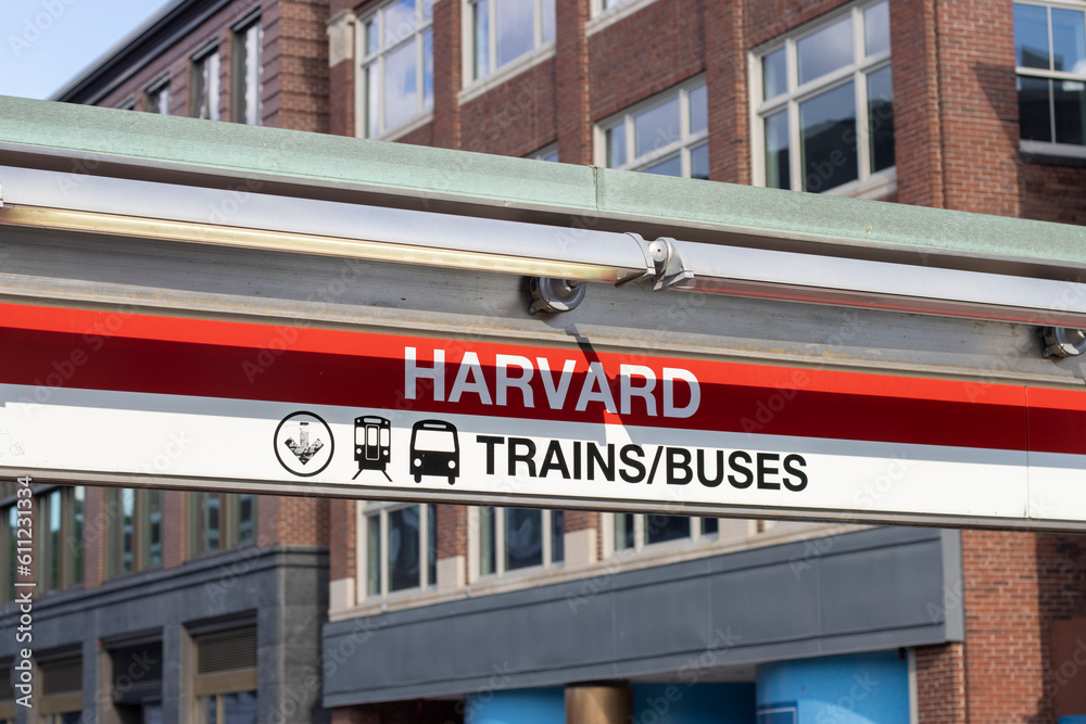 Fotka „Cambridge, MA, USA - June 29, 2022: Harvard sign is seen at one ...