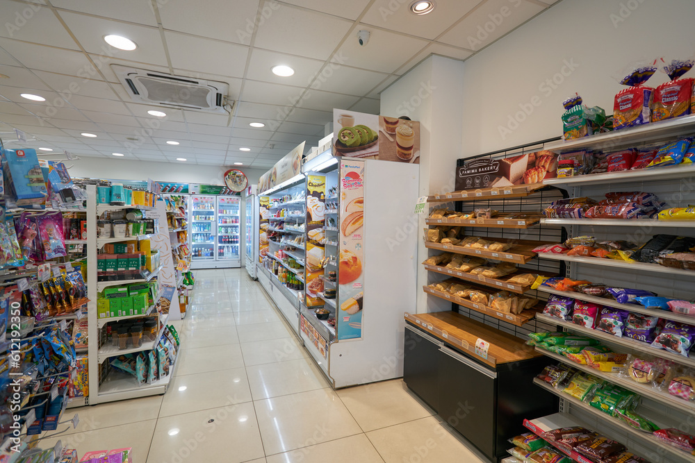 Foto de KUALA LUMPUR, MALAYSIA - CIRCA MAY, 2023: interior shot of ...