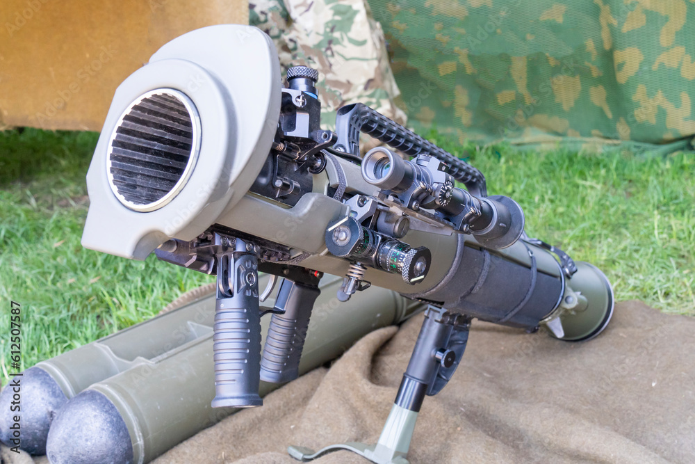 Shoulder-launched hand-held anti-tank missile launcher Stock-Foto ...