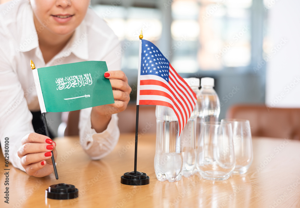 Foto Stock Preparation for international negotiations. National flags ...
