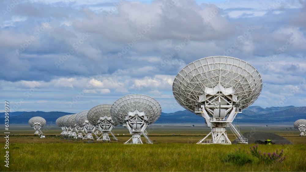 Foto de Signals from the Sky: 4K Close-Up of the Impressive Satellite ...