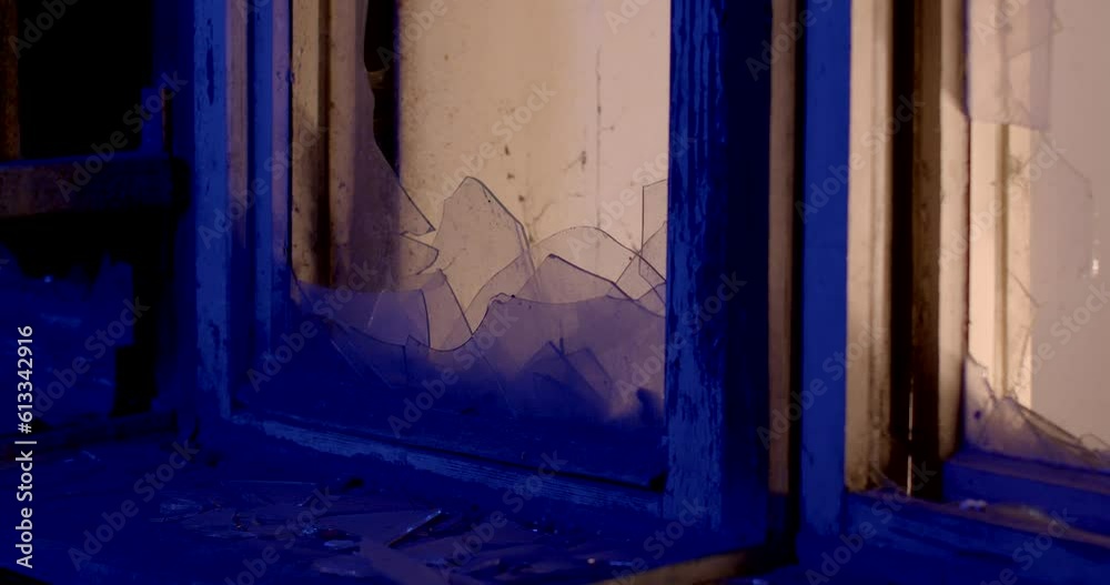 work police, estimates flashing lights broken window. Accident children ...