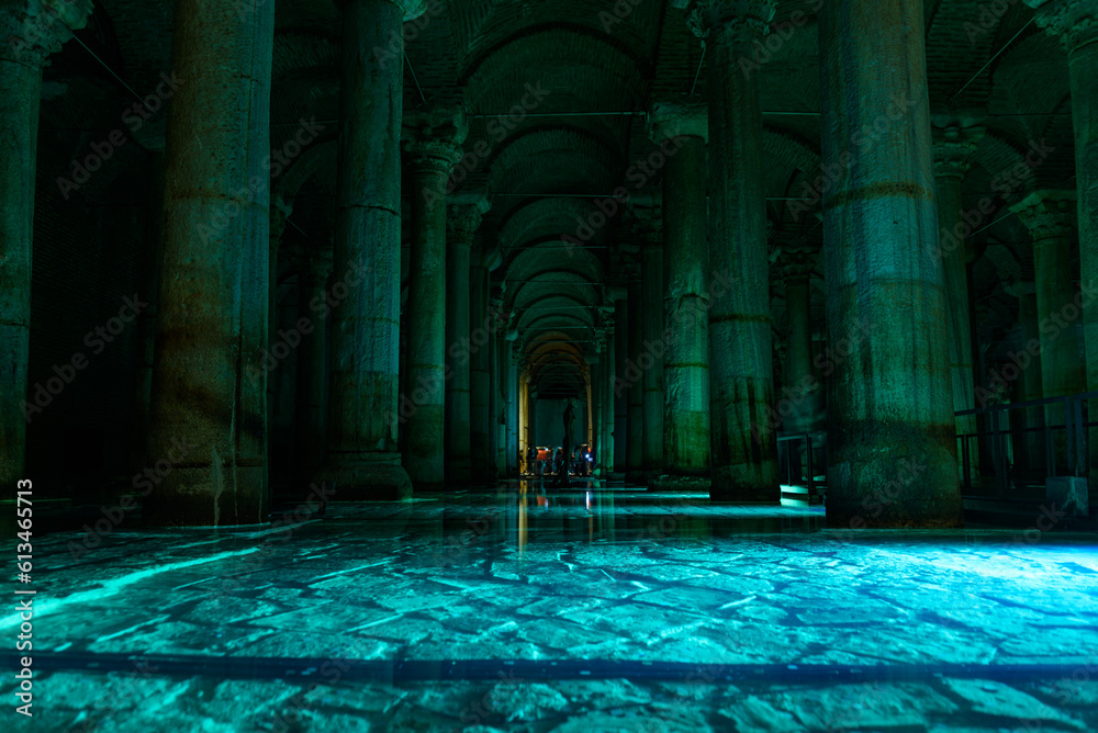 Foto de Istanbul, Turkey - 10 May 2023: The interior of the famous ...