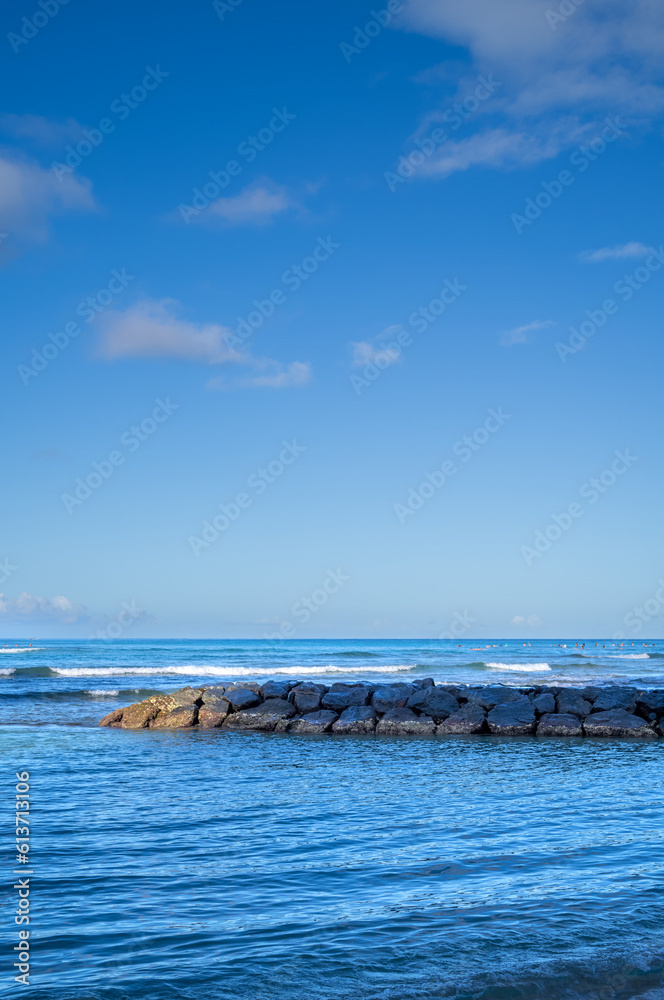 Ocean and Break Wall at Waikiki Beach on the Island of Oahu, Hawaii ...