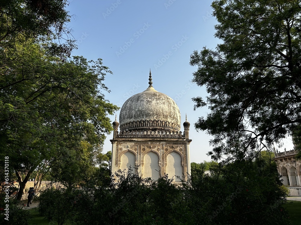 7 Tombs from Hyderabad / Qutub Shahi Tombs Hyderabad Stock Photo ...