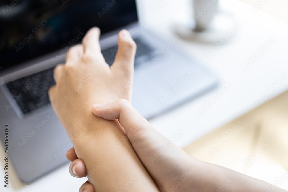 Concept of Carpal Tunnel Syndrome,De Quervain's Tenosynovitis,Office ...