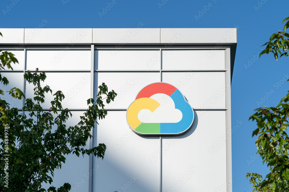 Google Cloud logo on the building in Sunnyvale, California, USA - June ...