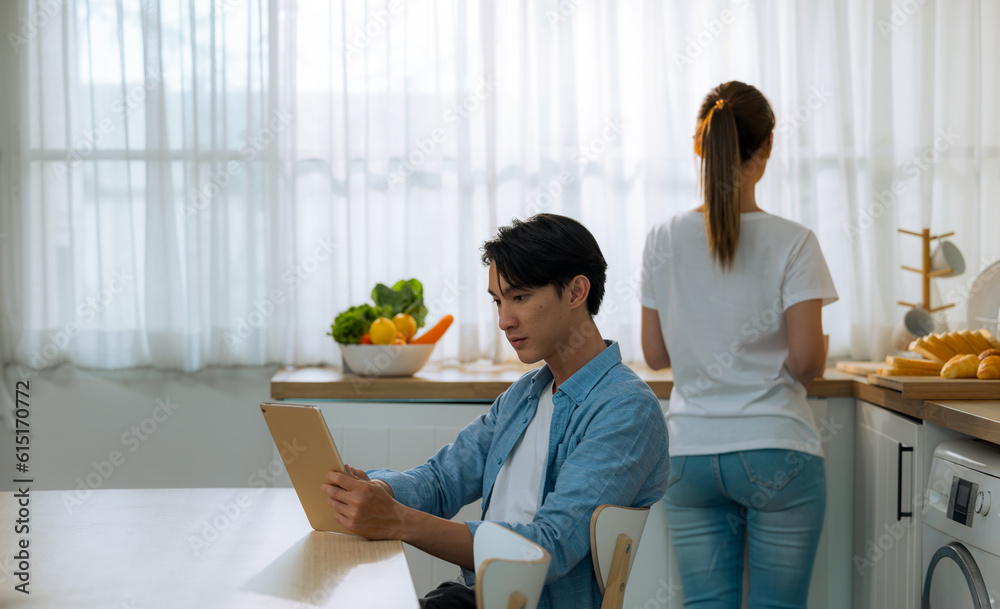 Married couples spend a few tender minutes before staring their workday ...