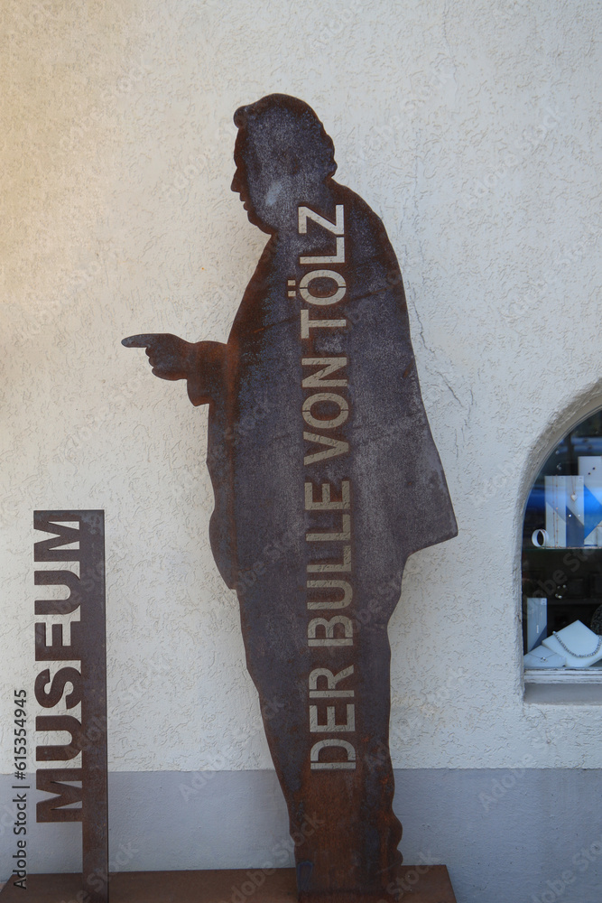 Foto de "Der Bulle von Tölz" (Cop of Toelz) forged in iron at the ...