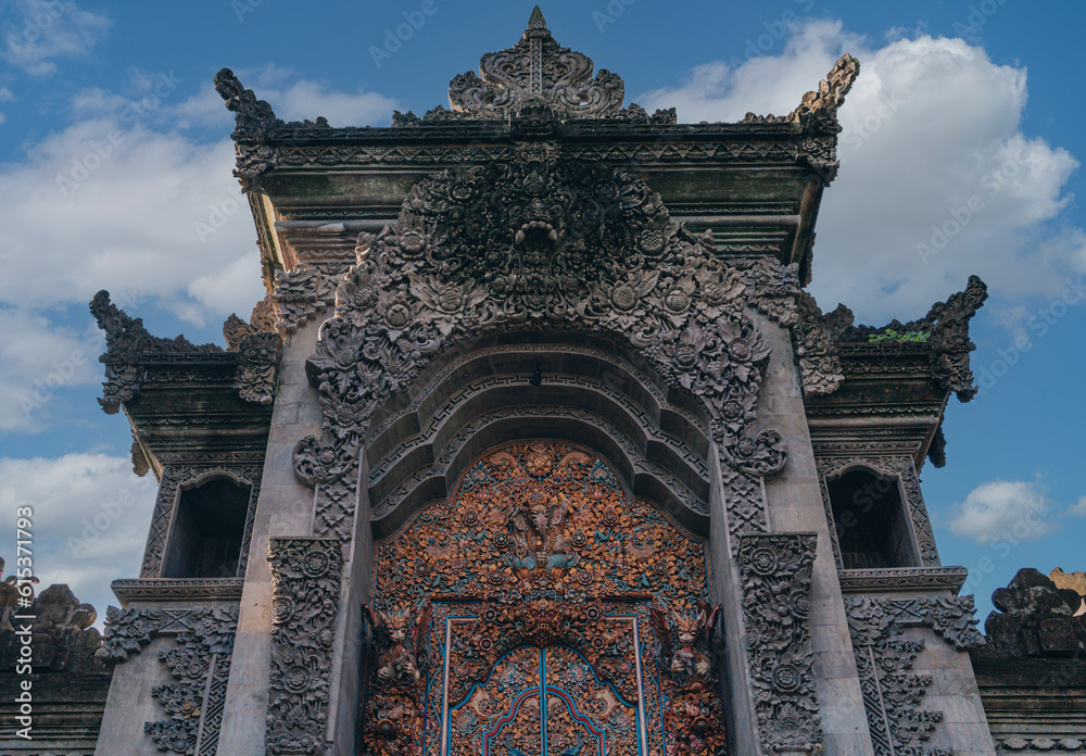 Balinese hindu temple entrance gate. Indonesian architecture of holly ...
