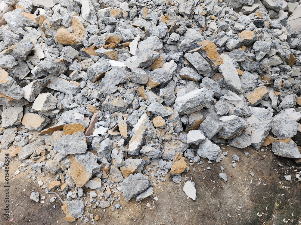 Foto de Breaking down the walls of old buildings for new construction ...