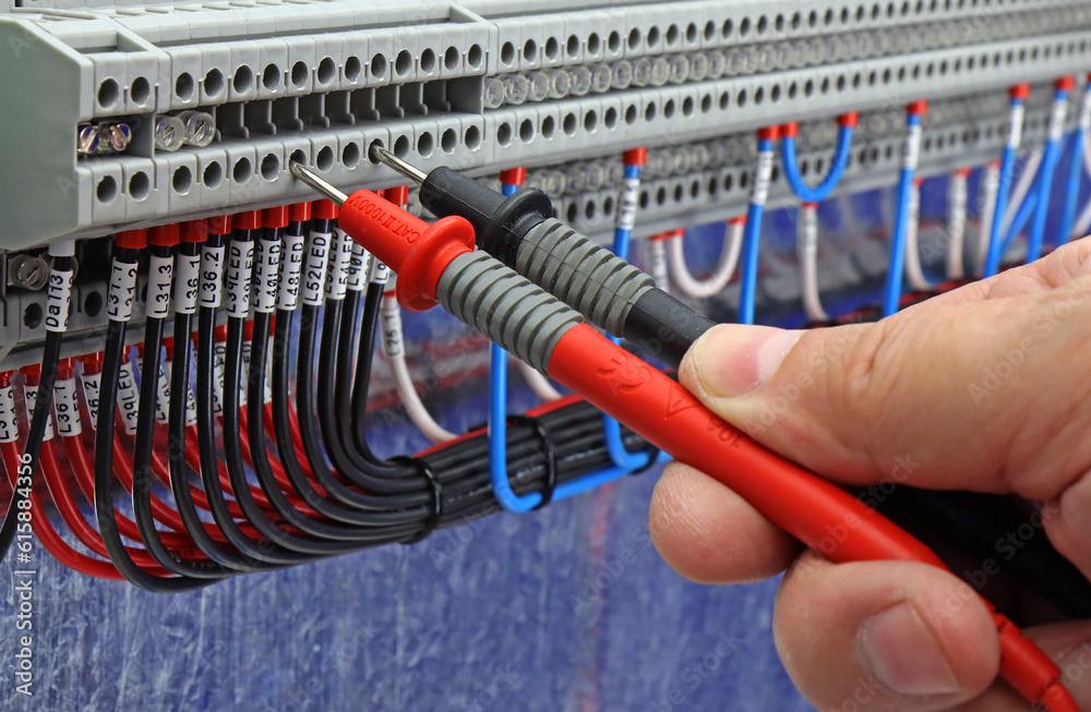Measurement of electrical parameters in a switchboard using a digital ...