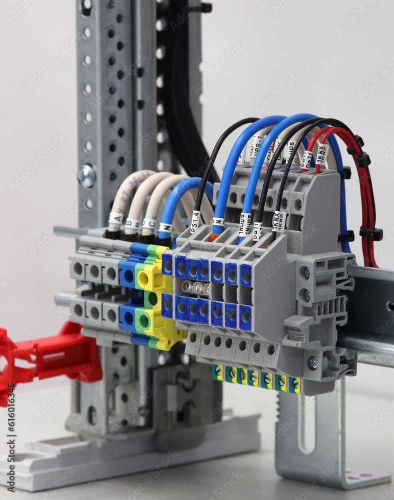 Foto de Electrical terminals with connected mounting wires are ...