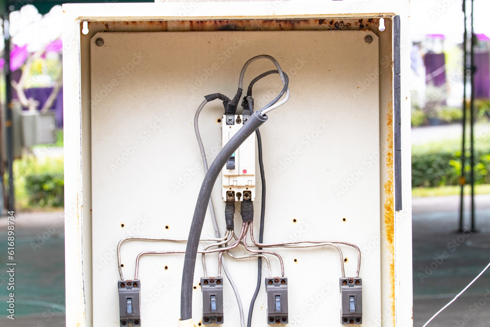 Box old small breaker electrical is damaged broken show circuit board ...