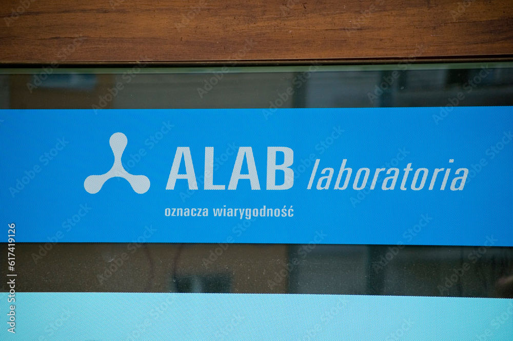 Poznan, Poland - 24 June 2023: Company signboard Alab Laboratoria. 素材庫 ...