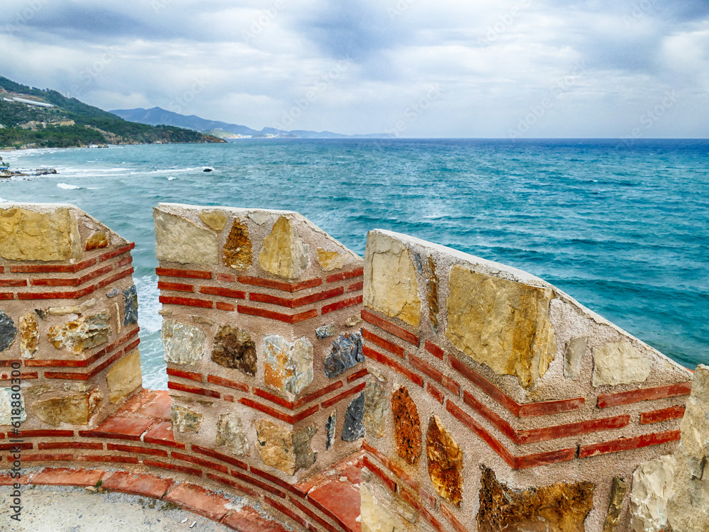Foto de Mamure Castle, medieval castle crenellations,embrasures,parapet ...