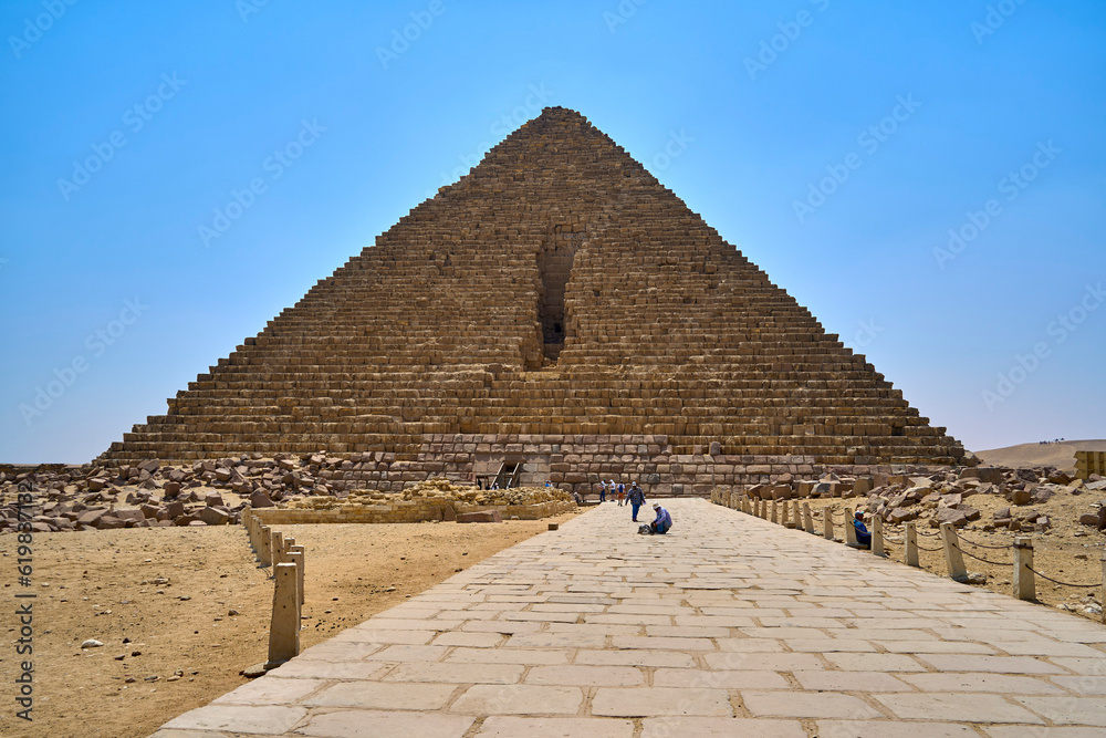 Entrance path to the pyramid of Menkaure. The Great Pyramids of Giza ...