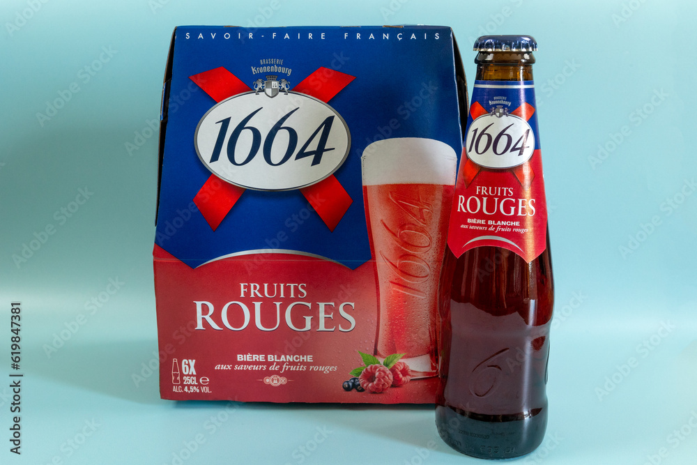 Vaison le Romaine, Vaucluse, France - 08062023 : pack en carton de 6 bouteilles de bières en ...