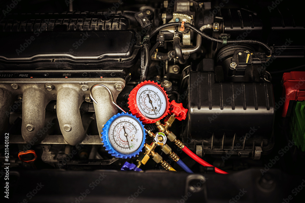 Fotka „Car care maintenance and service, Hand technician auto mechanic ...