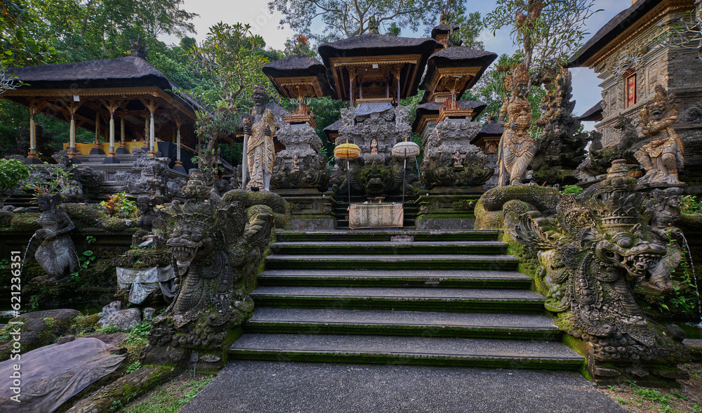 Pura Gunung Lebah, Gunung Lebah Temple is an Ancient temple in scenic ...