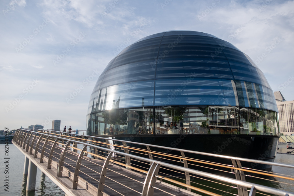 Singapore - 20 October 2022: Apple Marina Bay Sands with a view of ...