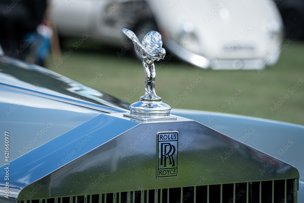 Rolls-Royce Spirit of Ecstasy Flying Lady close up on the bonnet of a ...