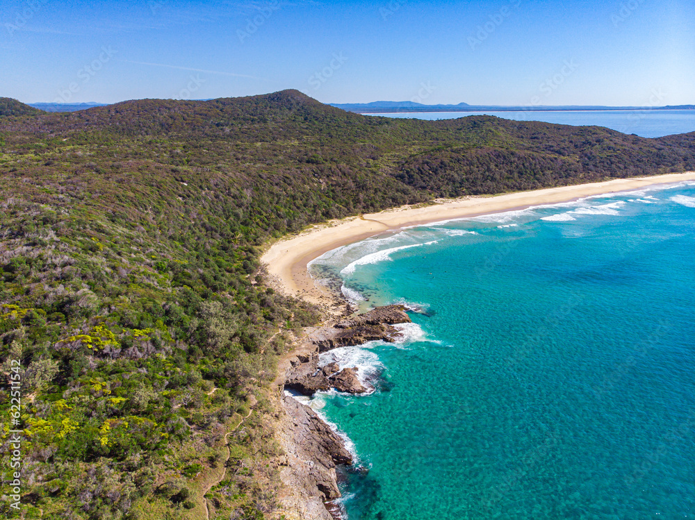 Foto de aerial panorama of beautiful coast of noosa national park ...