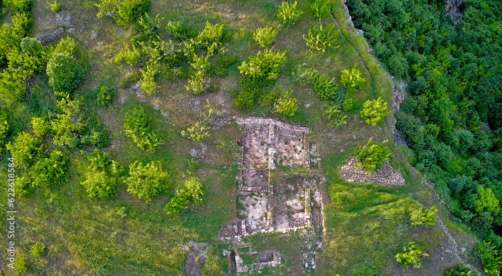 Zdjęcie Stock: Archaeological remains of the ancient city of Heraclea ...
