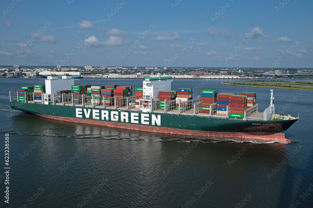 Evergreen Marine Corporation's container ship Faith, sails into ...