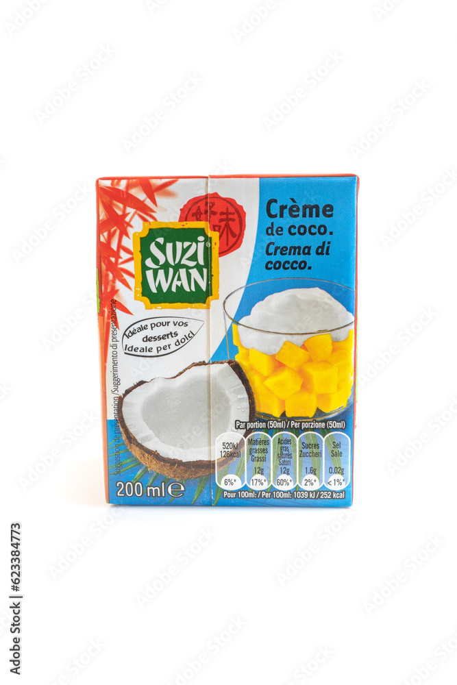 Vaison le Romaine, Vaucluse, France - 09072023 : emballage cartonné ...