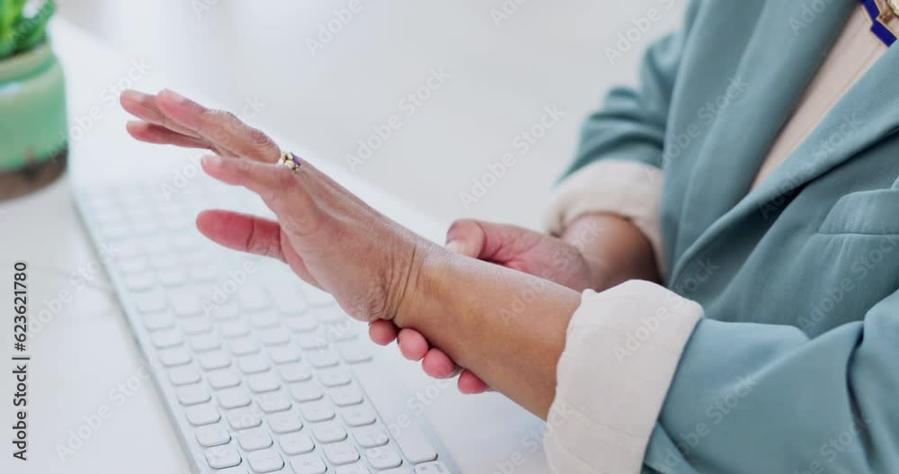 Vídeo do Stock: Business woman, hands and wrist pain from carpal tunnel ...