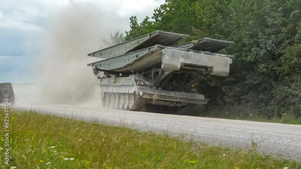 British army Challenger II 2 Titan Armoured Vehicle Launcher Bridge ...
