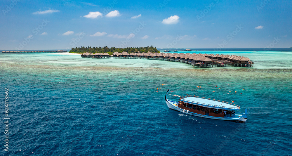Luxury island landscape in Maldives. Sail boat blue sea water horizon ...