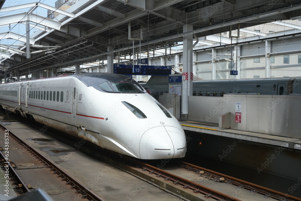 JR Kyushu, Shinkansen 800, Bullet Train, Tsubame in Japan - 日本 JR九州 九州 ...