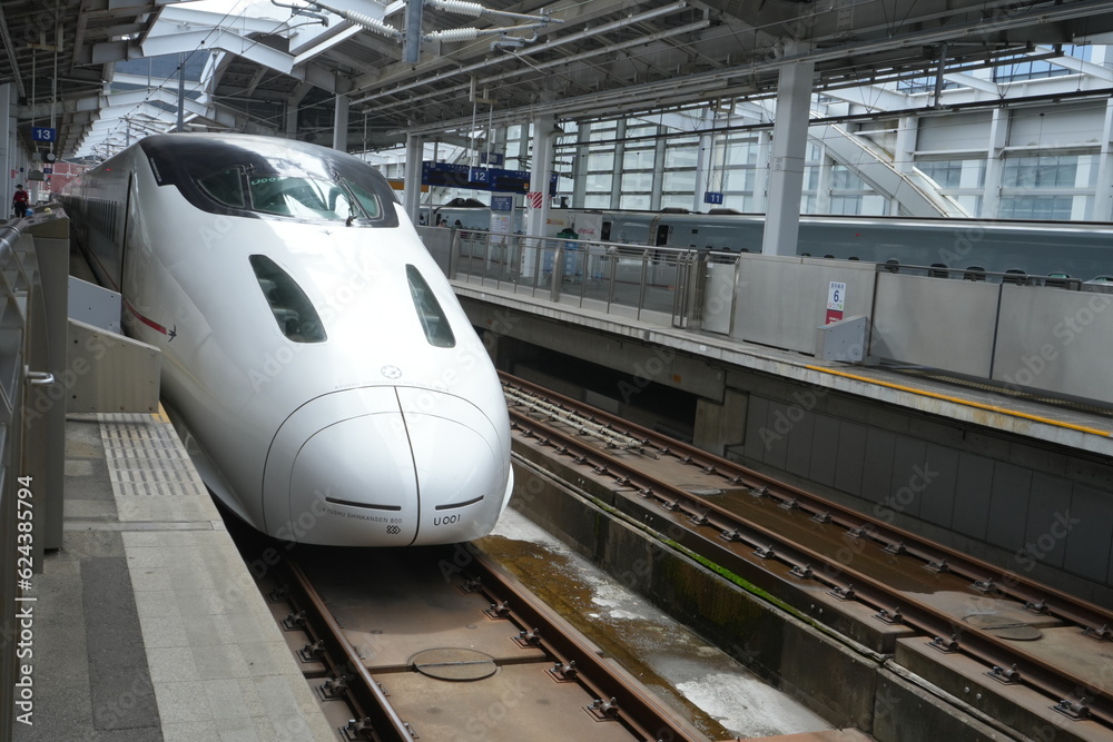 JR Kyushu, Shinkansen 800, Bullet Train, Tsubame in Japan - 日本 JR九州 九州 ...