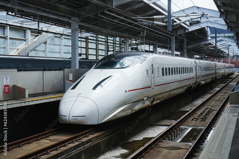 JR Kyushu, Shinkansen 800, Bullet Train, Tsubame in Japan - 日本 JR九州 九州 ...