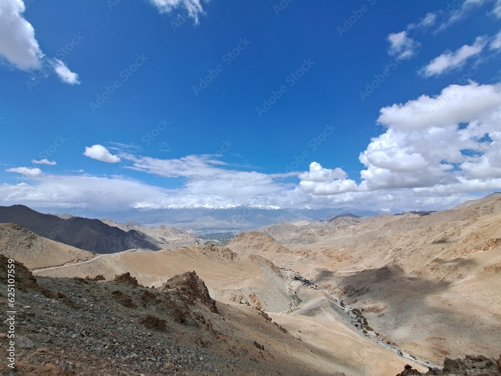 a union territory of india called leh & ladakh which borders china and ...