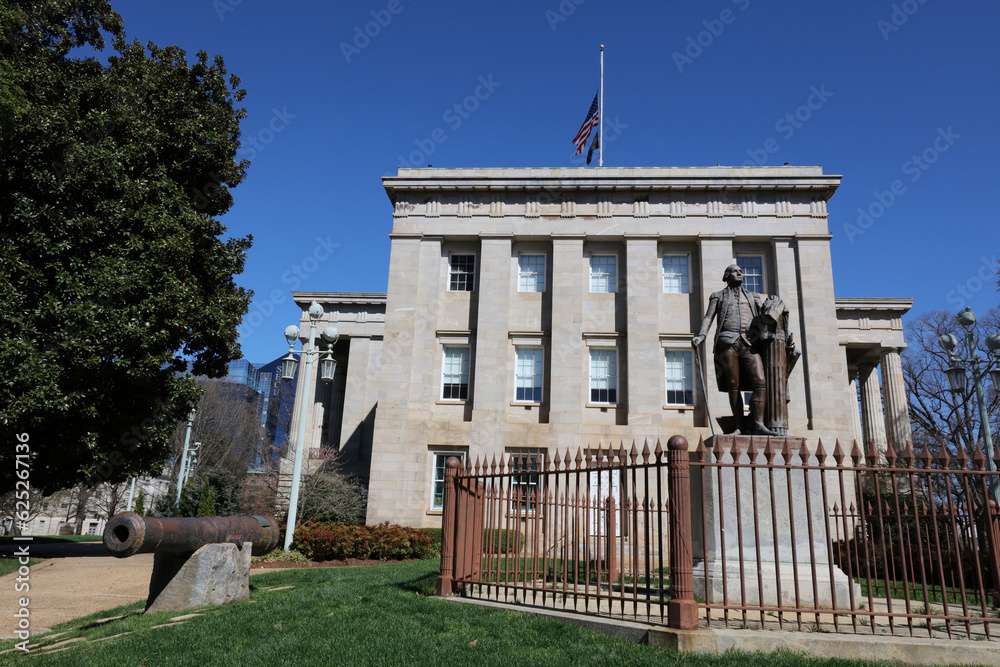 Foto de Raleigh, NC, USA - March 5, 2023: The North Carolina State ...