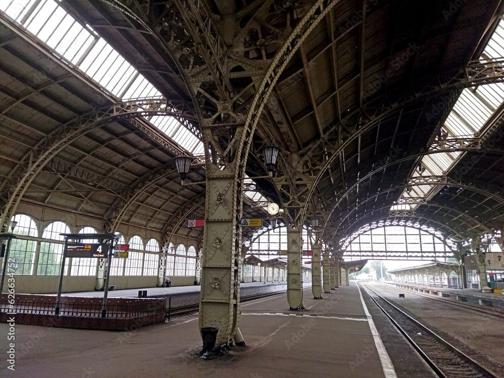Platform of the Vitebsk railway station without trains and people ...