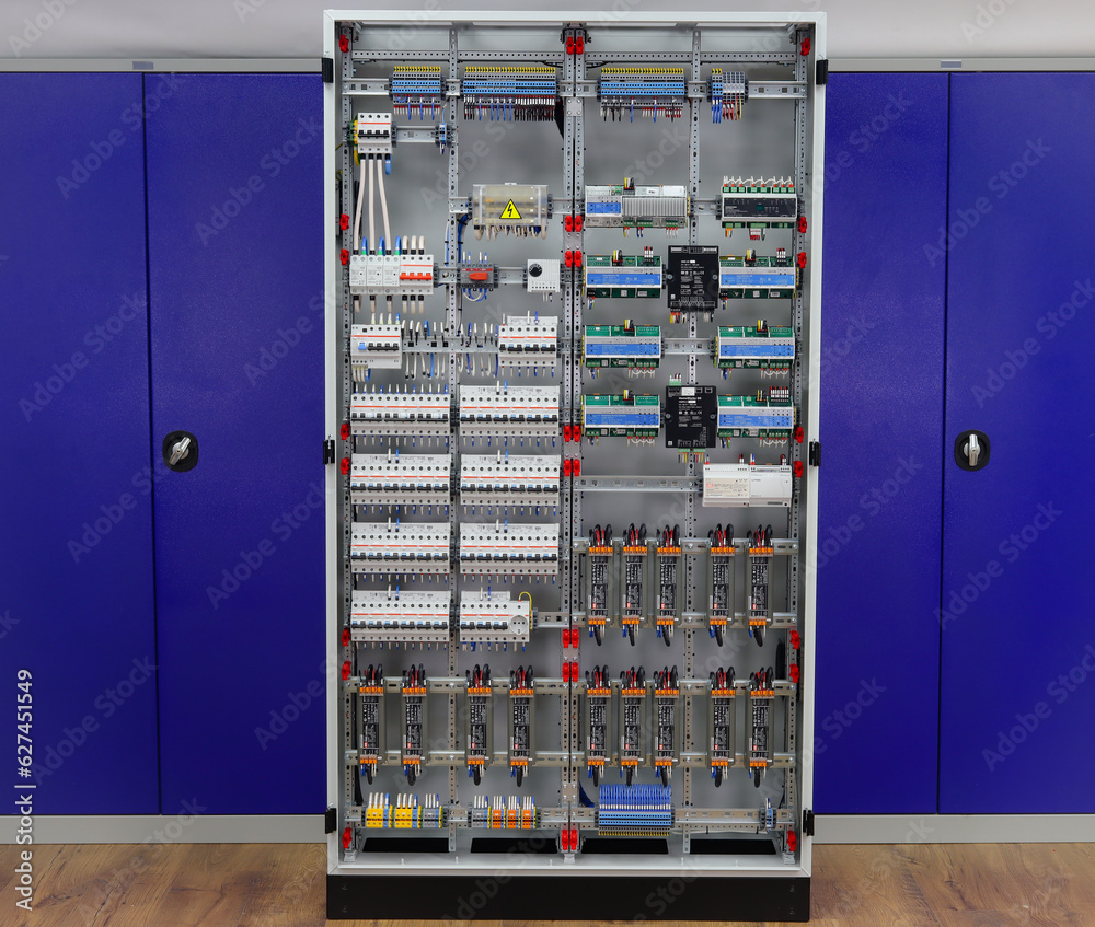 Foto de Electric automation switchboard for managing groups of loads in ...