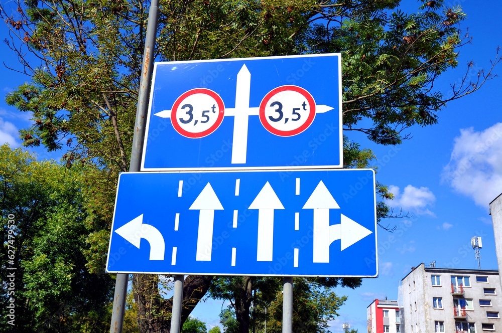 Prohibition signs , no entry for trucks with a total weight exceeding 3 ...