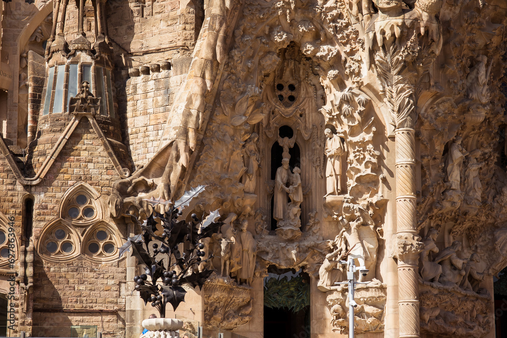 BARCELONA, SPAIN - JUL 23 2023: View of the Sagrada Familia, a large ...