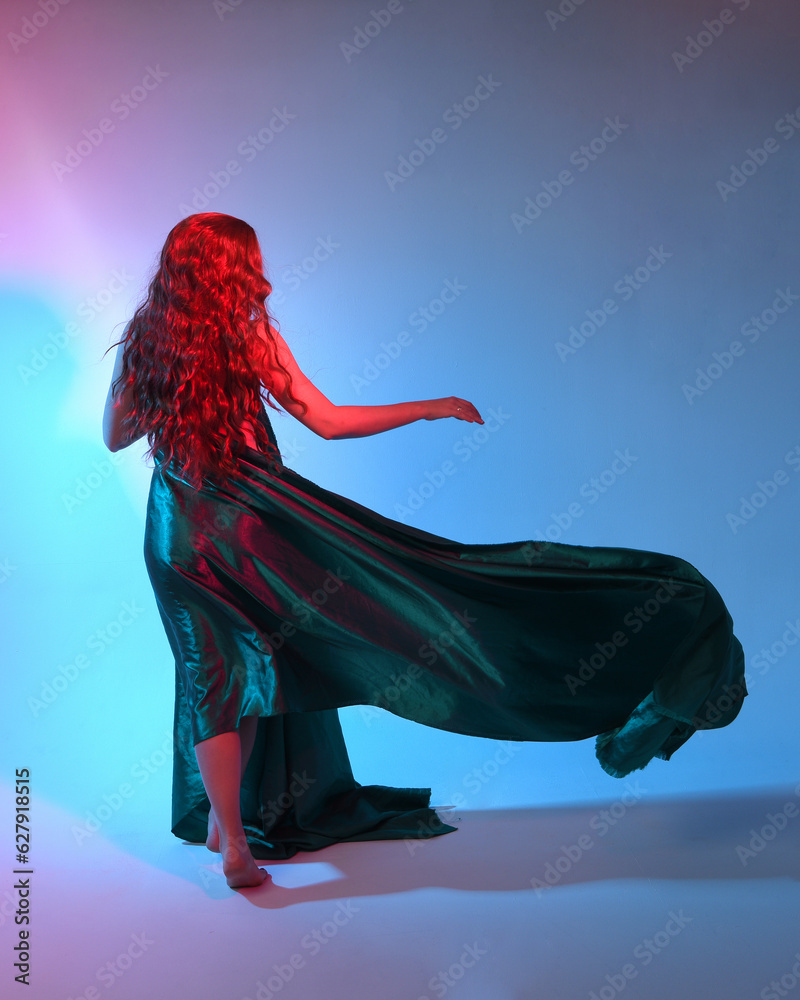 Foto de Full length portrait of beautiful female model wearing elegant ...