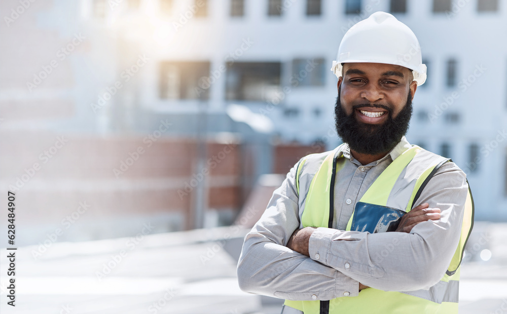 Foto de Man, engineering portrait and arms crossed at city construction ...