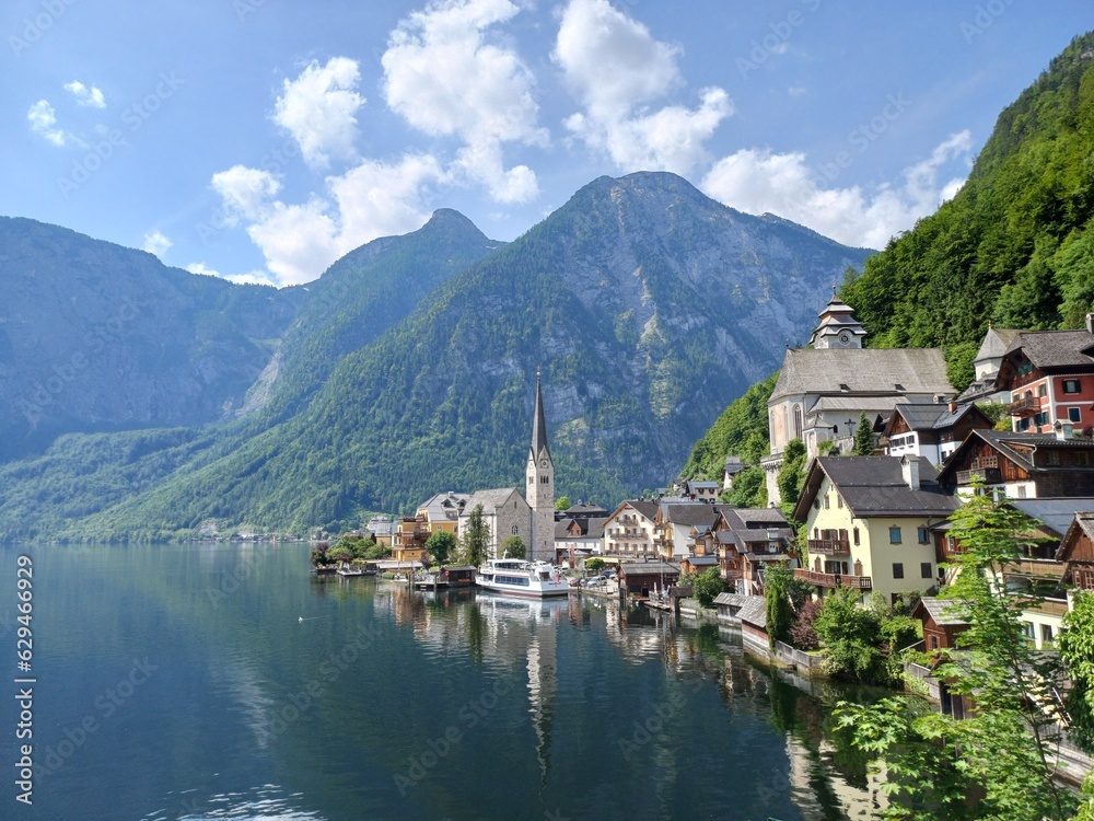 Scenic picture view of famous Hallstatt mountain village with Hallstatt ...
