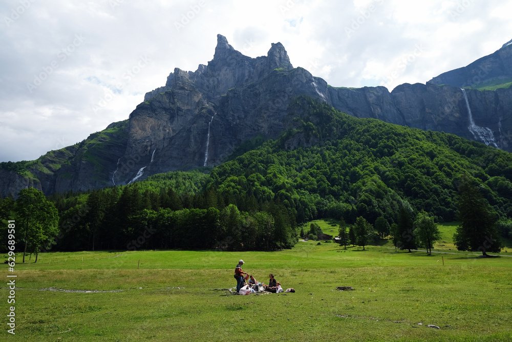 Cirque du Fer-a-Cheval tour with Bout du Monde, the most grand alpine ...